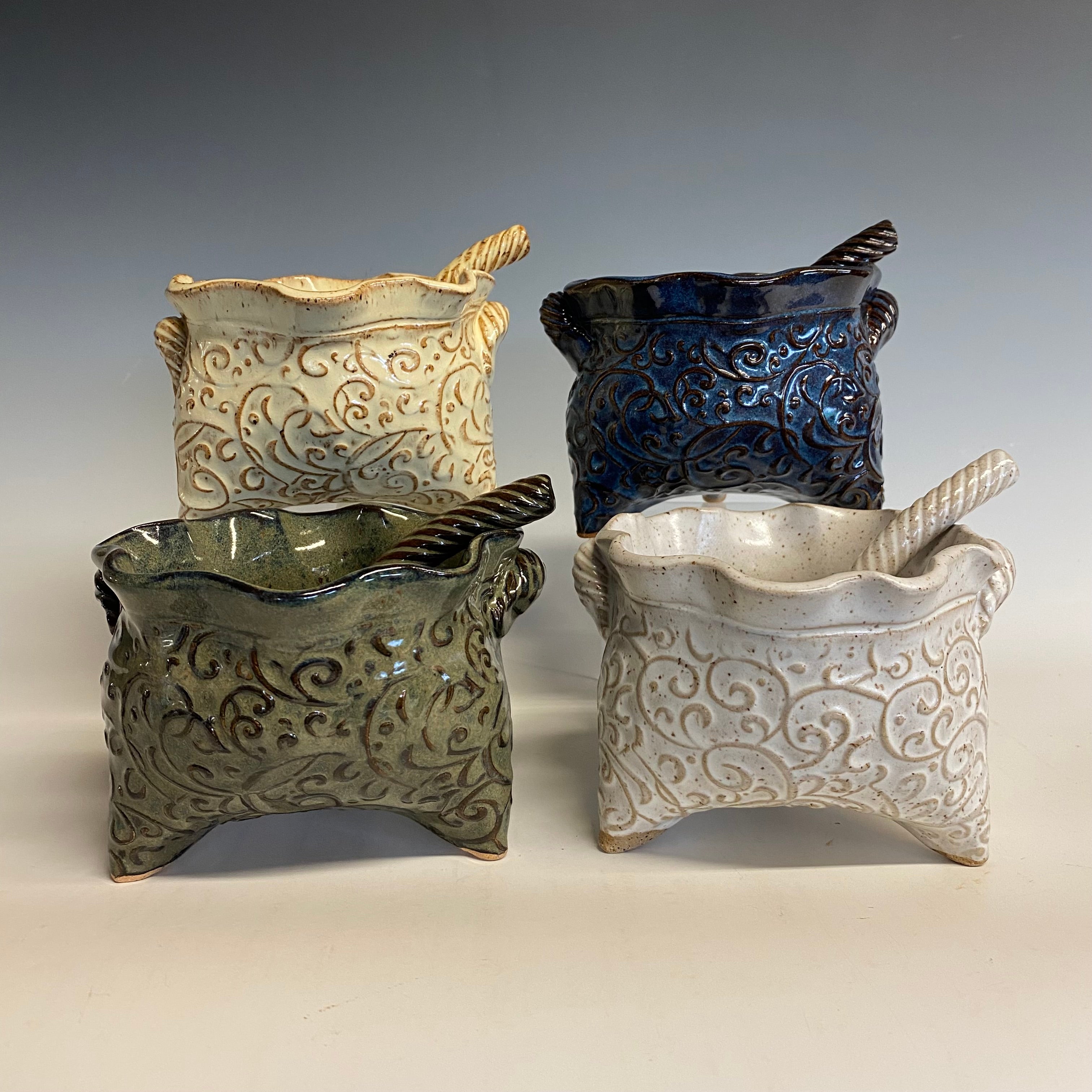 Tri-Foot Serving Pieces | Thomas Pottery