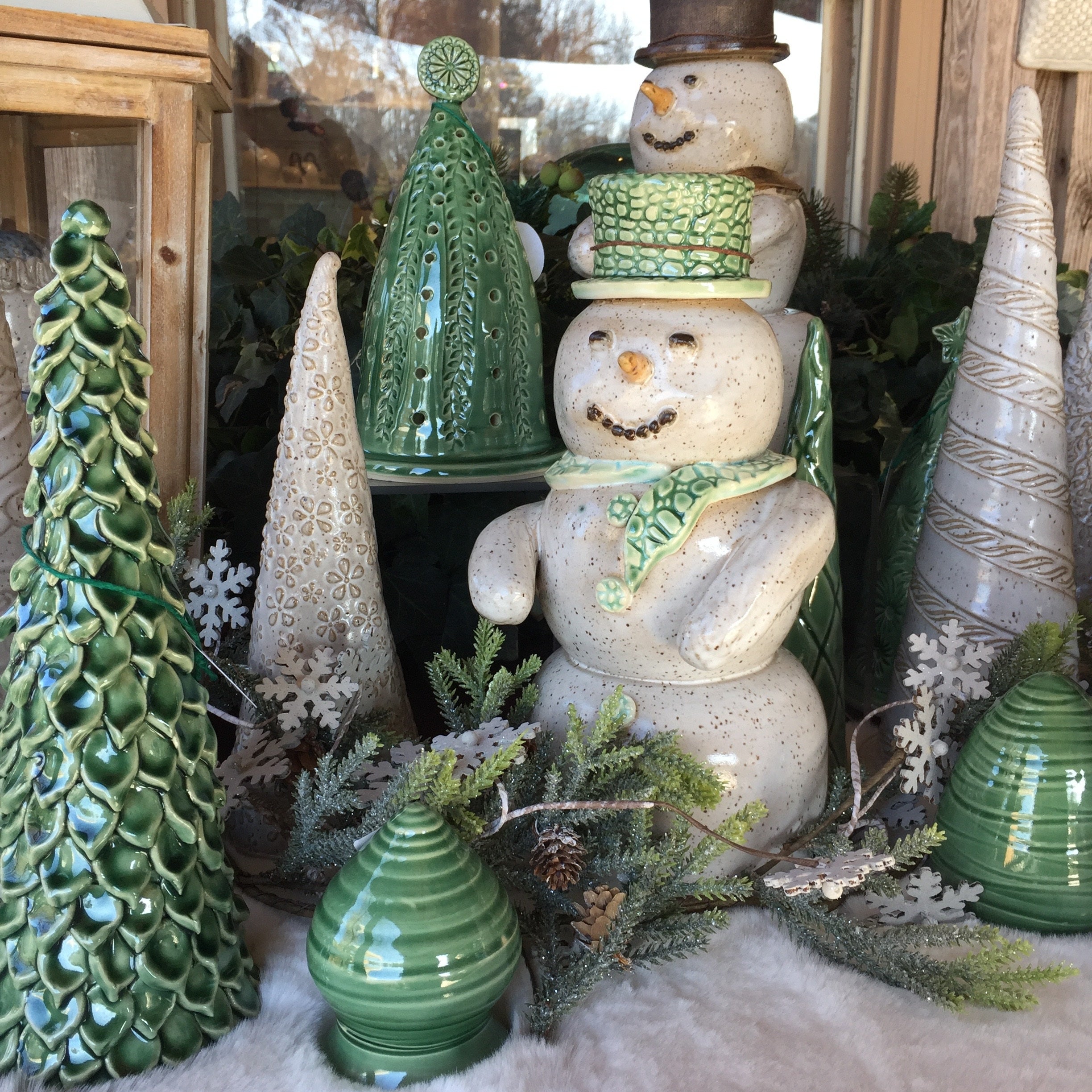 Snowman Sculpture with Wintergreen Hat | Thomas Pottery